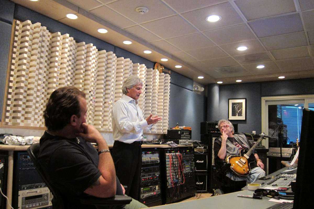 Discover Our State-of-the-Art Recording Studio Rental